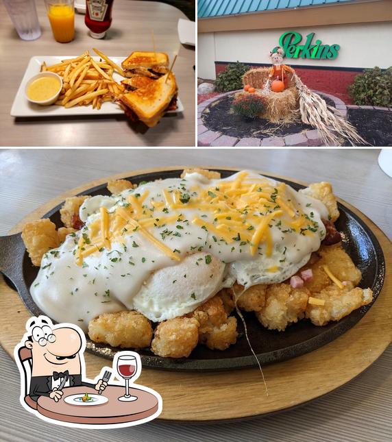 Perkins Restaurant & Bakery in Fergus Falls - Restaurant menu and reviews