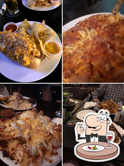 Blue Line Pub & Lounge, Sarnia - Restaurant menu, prices and reviews