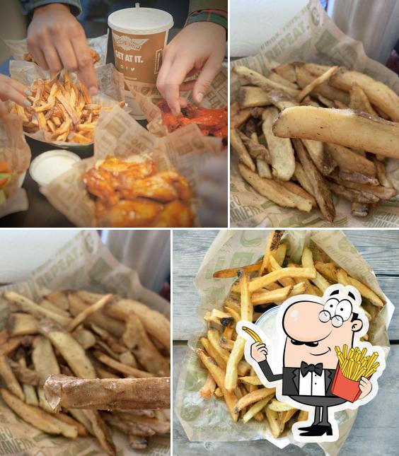 Wingstop, 5177 E Kings Canyon Rd in Fresno - Restaurant menu and reviews