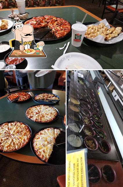 Round Table Pizza, 1876 S Pacific Coast Hwy in Redondo Beach ...