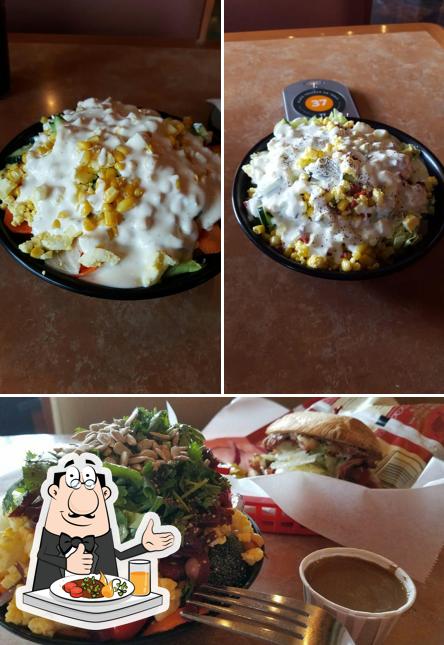 Toppers Pizza in Simi Valley - Restaurant menu and reviews