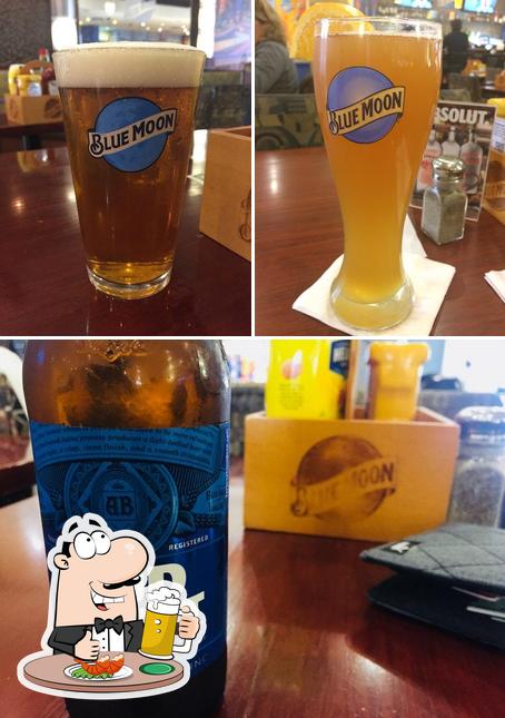 Blue Moon Brewing Co., 6000 N Terminal Pkwy in Atlanta - Restaurant reviews