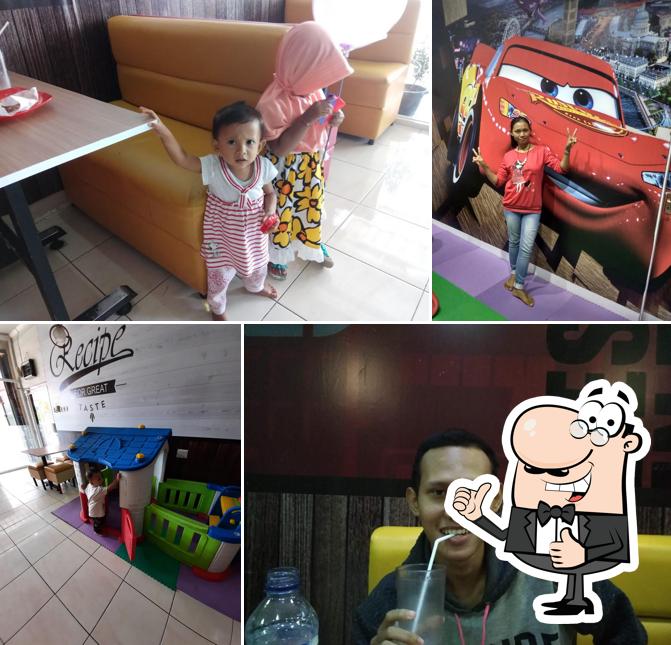 Sakina Chicken & Burger PCI restaurant, Cilegon - Restaurant reviews