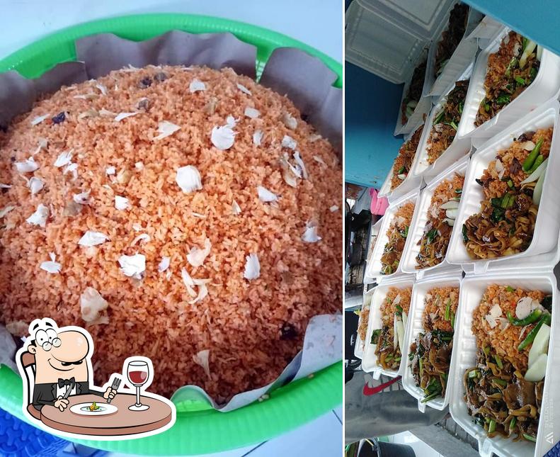 Rombong Biru Bapak e Zikri ( Nasi Goreng, Capjai & Mie), Sidoarjo ...