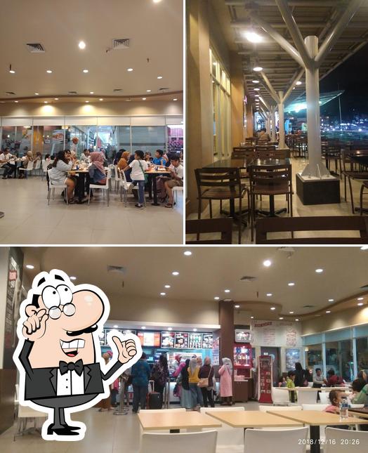 KFC Metro Trade Center Bandung restaurant, Bandung - Restaurant reviews