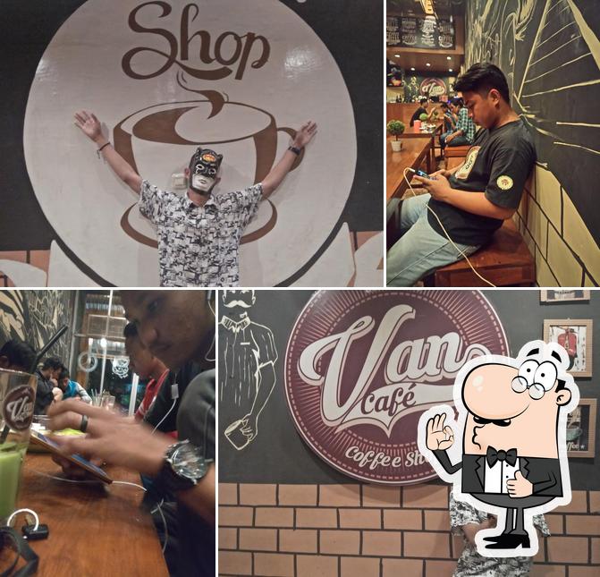 Van Cafe, Padoang Doangan - Restaurant reviews
