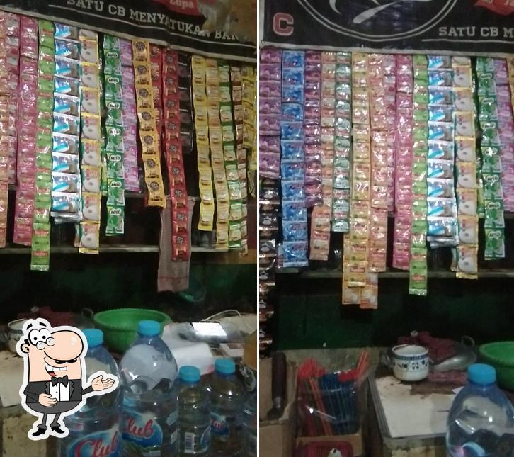 Warkop "Mbénjeng" cafe, Surabaya, MQXG+R8P - Restaurant reviews