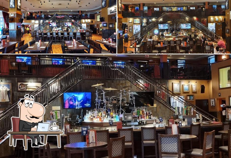 Hard Rock Cafe, Chicago, Grand - Restaurant menu, prices and reviews