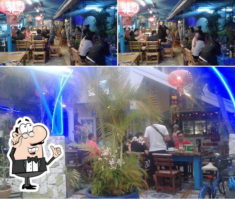 Blue House restaurant, Pattaya City, 141 หมู่บ้านอิมเพลสเฮ้าส์ 9 ซอย ...