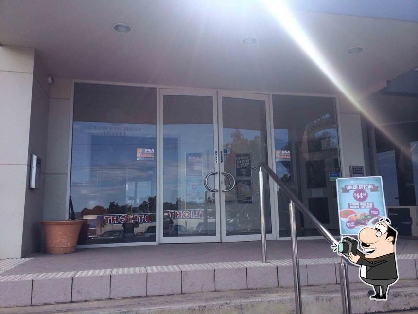Clovercrest Hotel in Para Vista - Restaurant menu and reviews