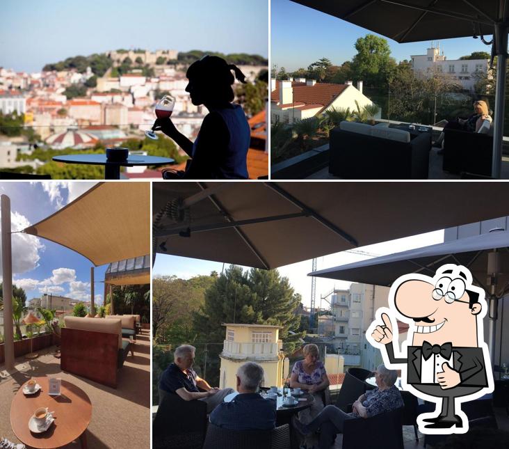 The V Rooftop Bar, Lisbon - Restaurant reviews