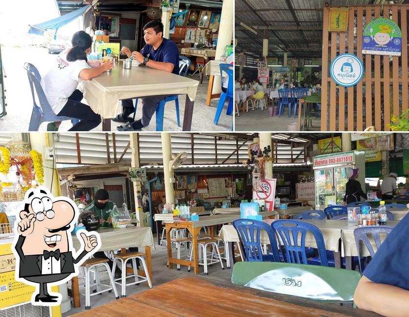 ร้านแม่สารี่ก๋วยเตี๋ยวสุโขทัย, Nonthaburi - Restaurant menu, prices and ...
