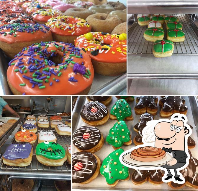 Donut Queen, Regency Plaza Shopping Center, 601 E Los Angeles Ave in ...