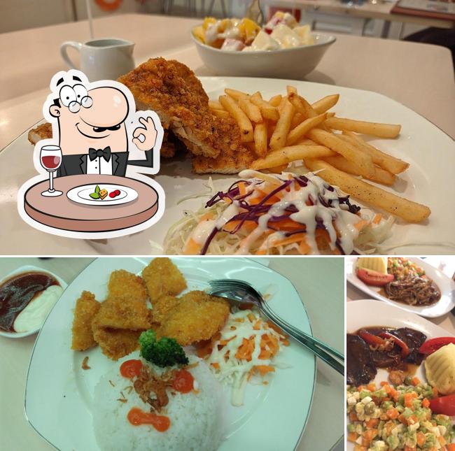 Hoya Bakery & Resto, Padang - Restaurant menu, prices and reviews
