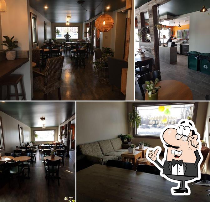 Ten Toes Coffee House, 1109 Cyrville Rd in Ottawa - Restaurant reviews