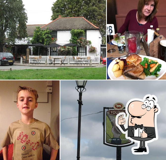 Hand in Hand, Wimbledon Common 6 Crooked Billet in London - Restaurant ...