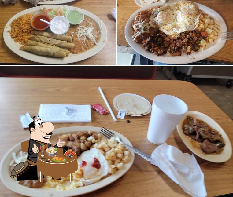 Mocambo, 2138 Cypress Ave in El Paso - Restaurant menu and reviews