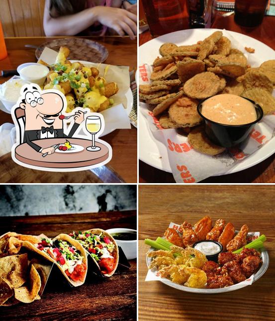 Hooters, Colonie - Restaurant menu, prices and reviews