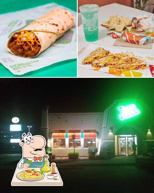 Taco Bell, 2403 S Gregg St in Big Spring - Restaurant menu and reviews
