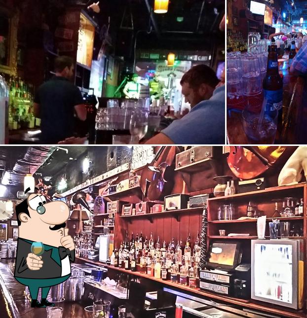 Second Fiddle, 420 Broadway in Nashville - Restaurant reviews