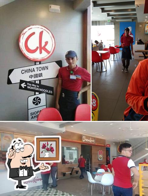 Chowking restaurant, Pinamalayan, In front of Rainbow Pot - Restaurant ...