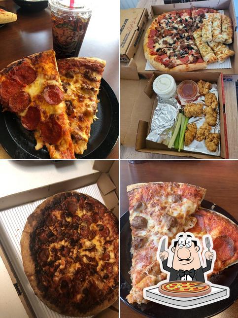 Barro's Pizza, 2601 N Central Ave in Phoenix - Restaurant menu and reviews