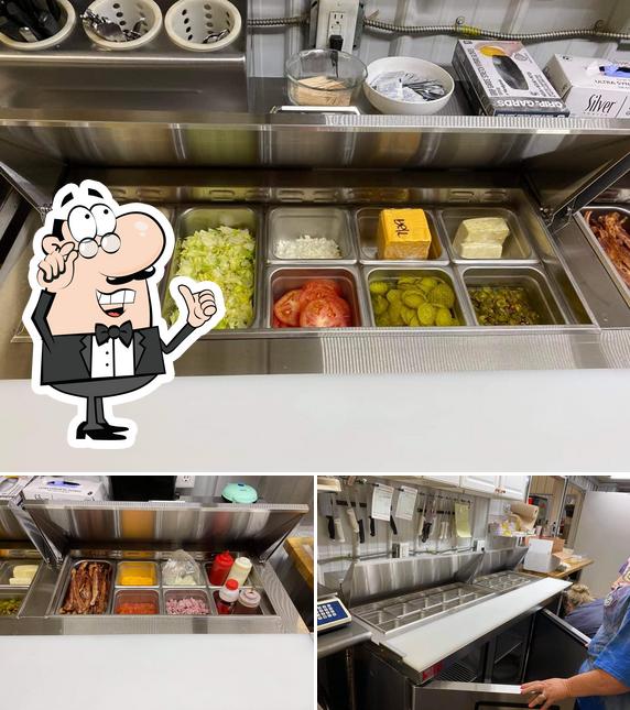 Gator Stop, Foreman - Restaurant menu, prices and reviews