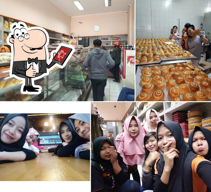 Vitasari Bakery, Bandung, Jl. Surapati No.55A - Restaurant menu and reviews