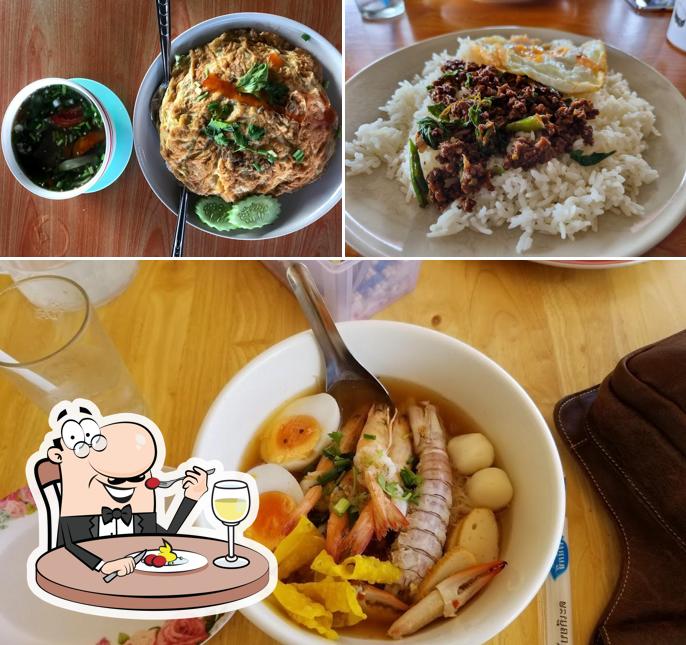 ร้านอาหารมุสลิมดอนสัก Ameena Halal Food, Don Sak - Restaurant menu ...