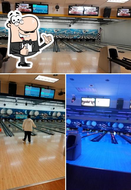 Bowlero Manteca in Manteca - Restaurant menu and reviews