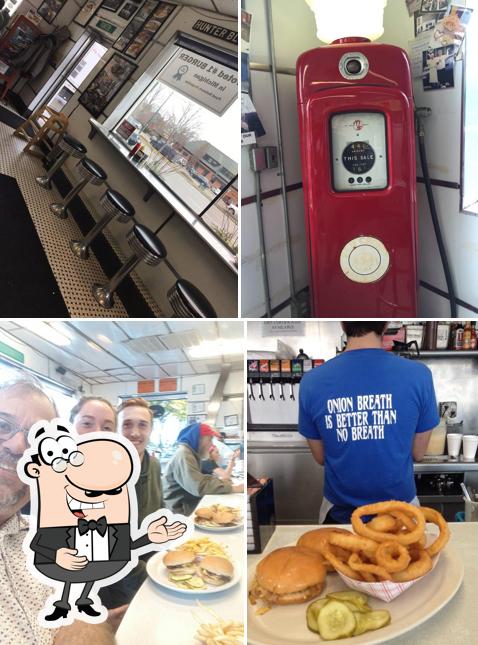 Hunter House Hamburgers, 35075 Woodward Ave in Birmingham - Restaurant ...