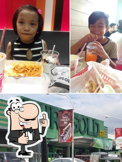 Goldilocks Puregold FTI, Taguig - Restaurant reviews