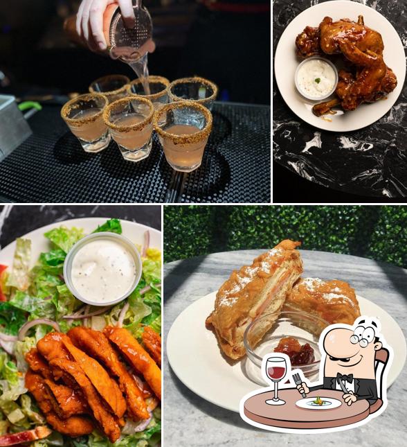 MONA Bar of Modern Art in El Paso - Restaurant reviews