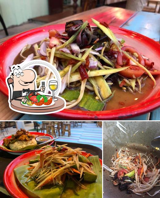The candy ตลาดสีลูกกวาด นครปฐม restaurant, Nakhon Pathom - Restaurant ...