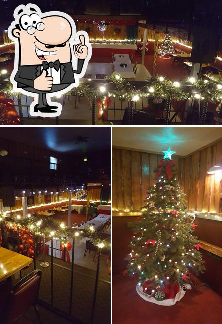 Badger Den, 1447 Old Badger Rd in Fairbanks - Restaurant menu and reviews