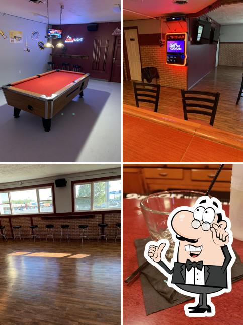 Hour Glass Bar & Grill in Wickliffe - Restaurant reviews