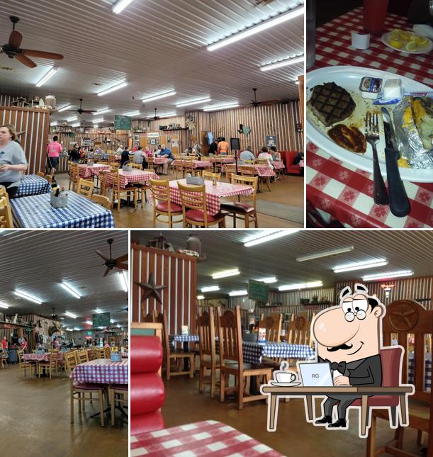 Farm House, 1401 E Milam St in Mexia - Restaurant menu and reviews