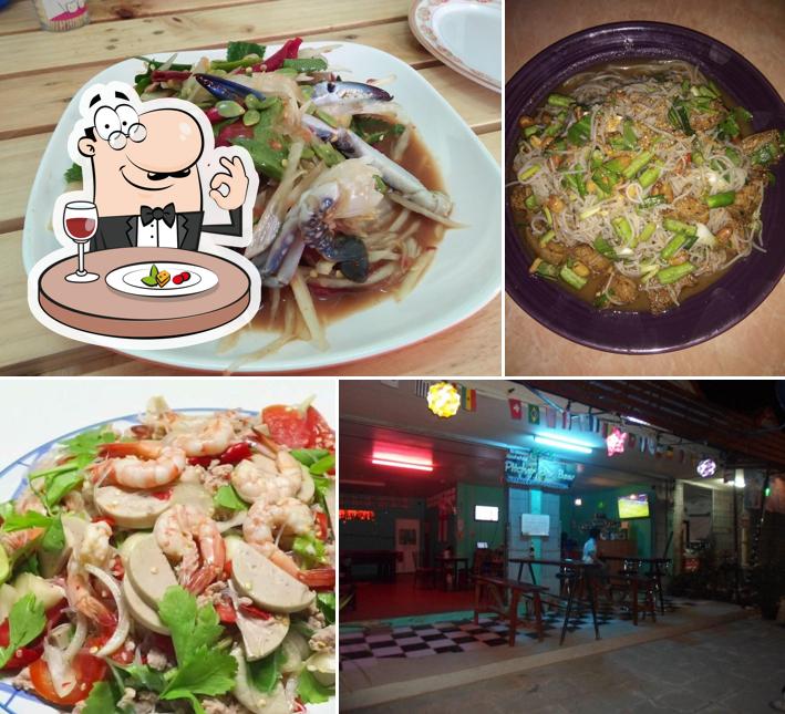 Pitcher Bar, Kamphaeng - Restaurant menu, prices and reviews