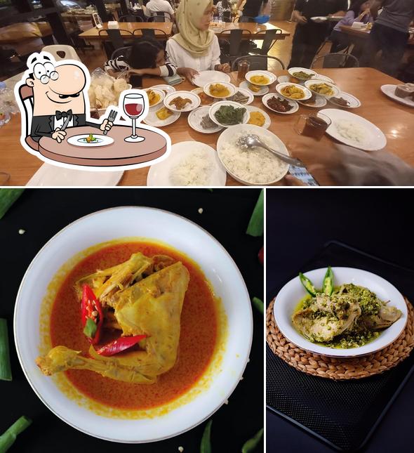 Resto Padang Simpang Raya, Surabaya - Restaurant menu, prices and reviews