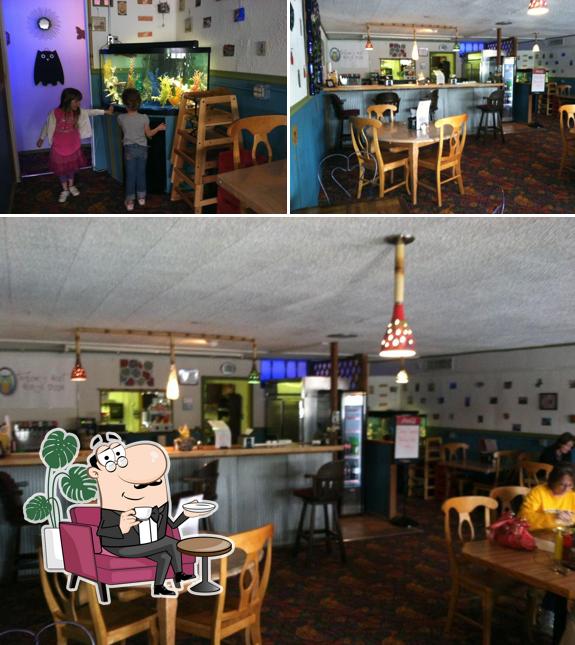 Taylor's Hoot House Pizza in Garden Plain
