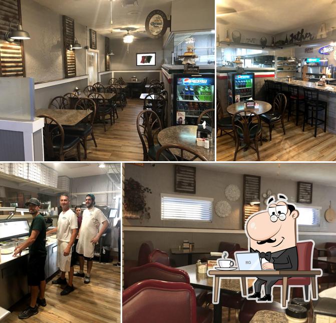 Alberto's Pizzeria Italian Restaurant Since 1956 in Edgewater ...