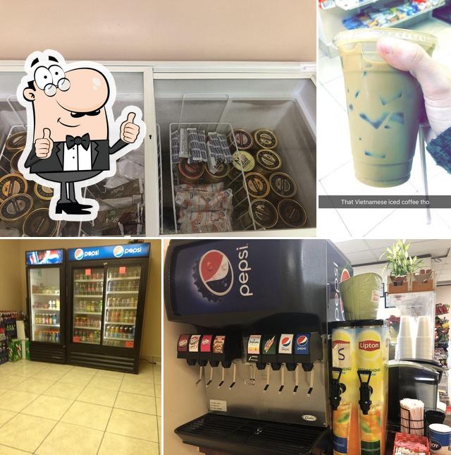 Little Cafe, 50 Briar Hollow Ln #298W in Houston - Restaurant menu and ...