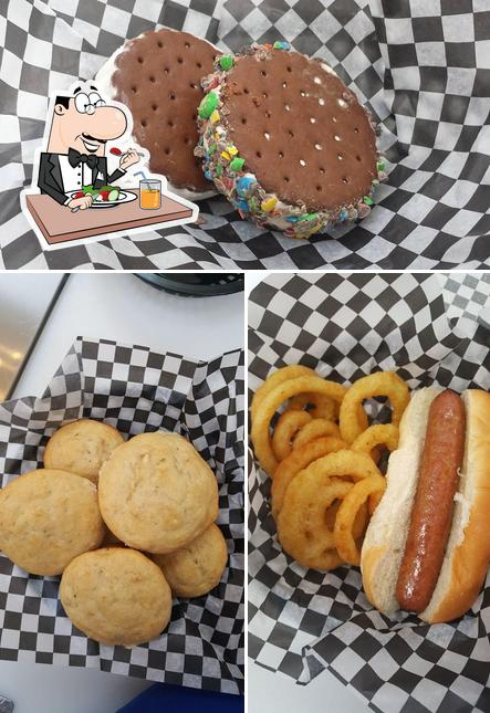 Snack Attack Shack, Powell River - Restaurant menu, prices and reviews