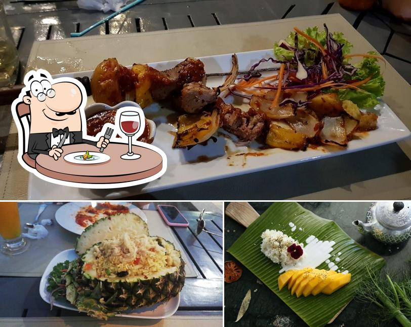Octagon Bar, Pattaya City - Restaurant reviews