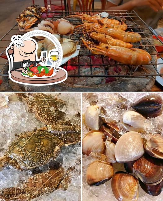 Fc หมูกระทะ&ซีฟู้ด บุฟเฟต์, Phanat Nikhom - Restaurant menu, prices and ...