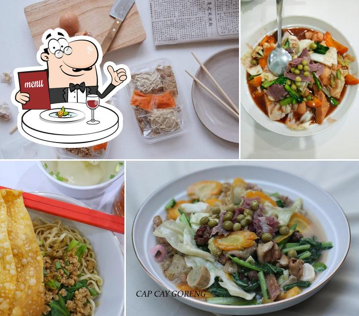 Kota Baru Resto, Semarang, 2CR4+6P6 - Restaurant reviews