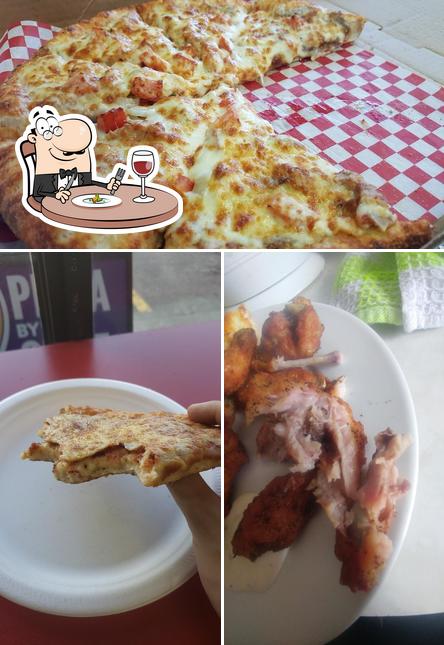 Maple Pizza & Donair, Edmonton - Restaurant menu, prices and reviews