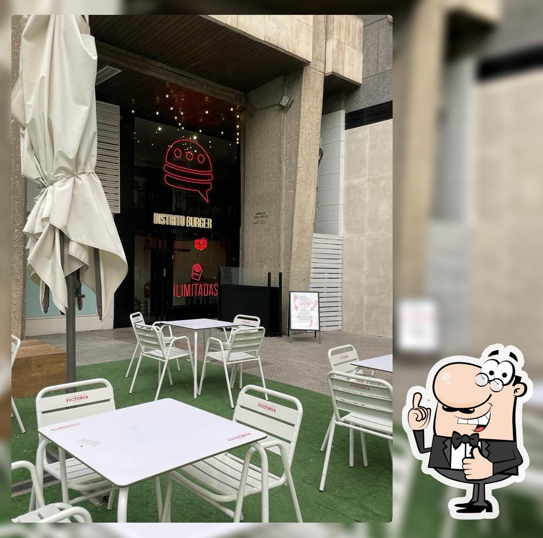 Distrito Burger, Madrid, Santiago Bernabéu (Madrid Metro) (inglés ...
