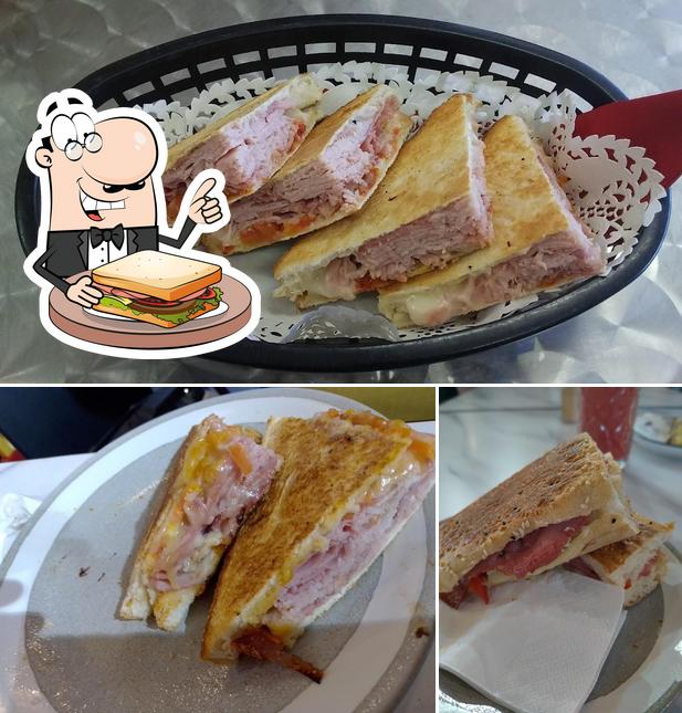 Dal Santo's Deli in Ayr - Restaurant menu and reviews
