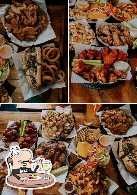 Bailey's Bar & Grille, Elyria - Restaurant menu, prices and reviews
